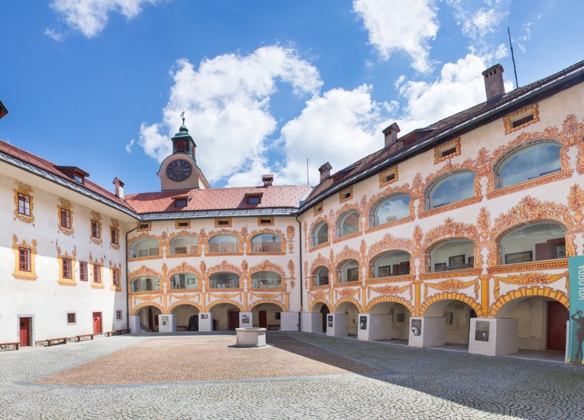 MESTNI MUZEJ IDRIJA JE STAR 70 LET - Primorski val - Radio Odmev in ...