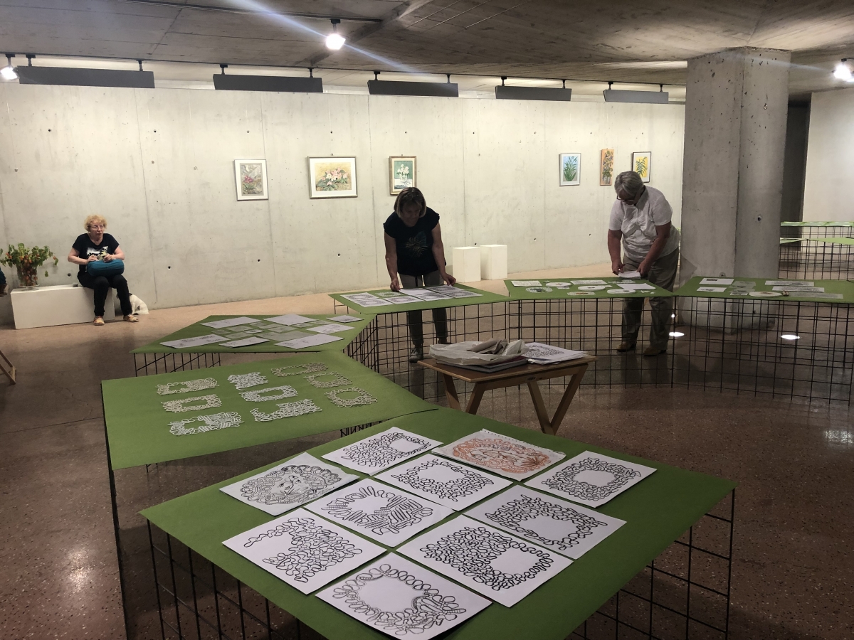 KLEKLJANI SCOPOLIJEV VRT V SVETI BARBARI - Primorski val - Radio Odmev ...