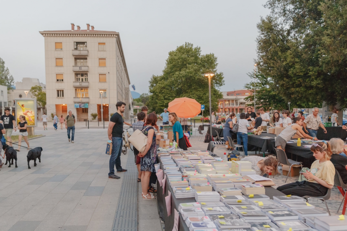 Začenjata se sedmi knjižni festival in sejem Mesto knjige, tokrat na ...
