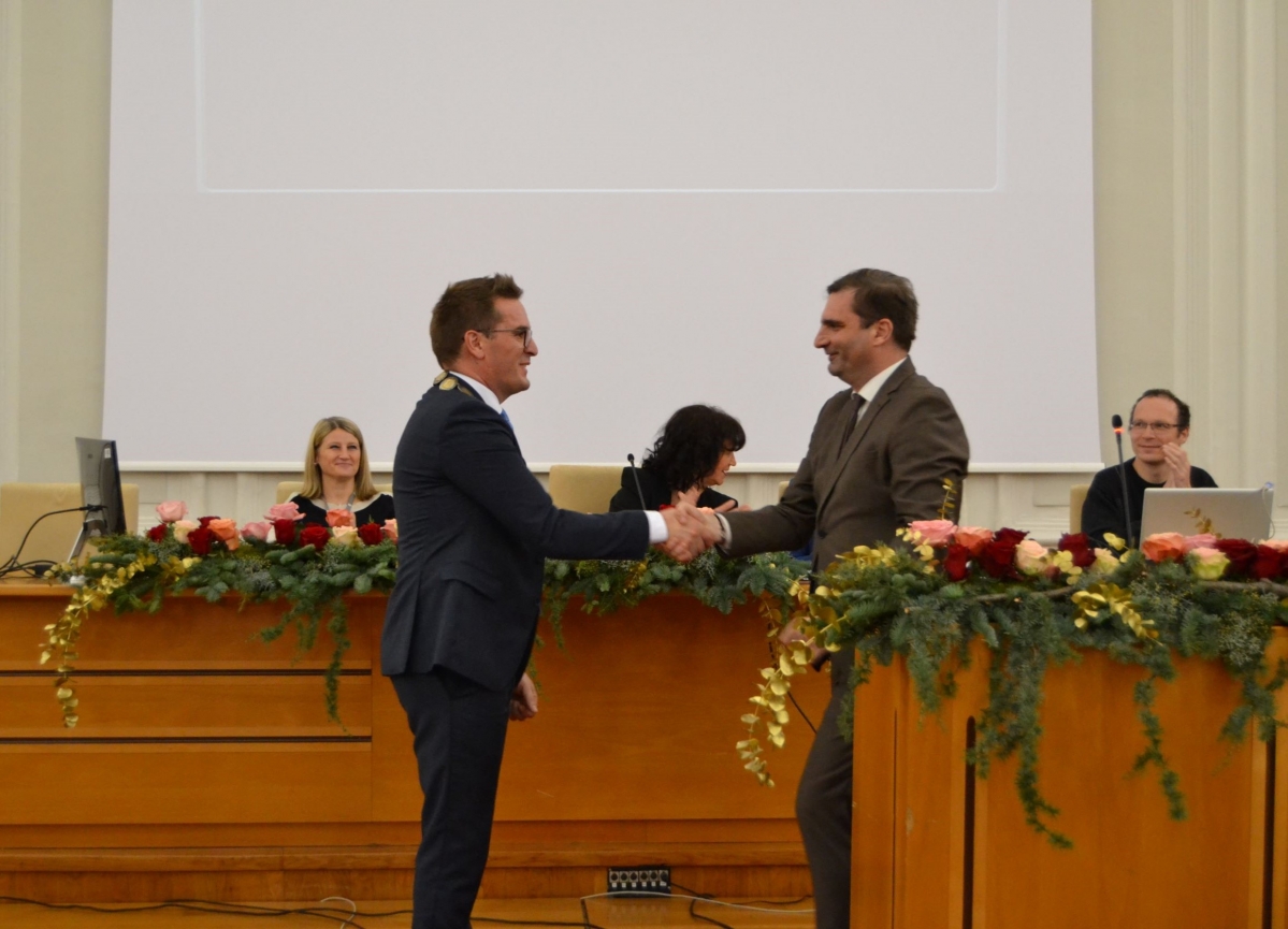 V Novi Gorici mandate pričelo 32 svetnikov in župan Samo Turel ...